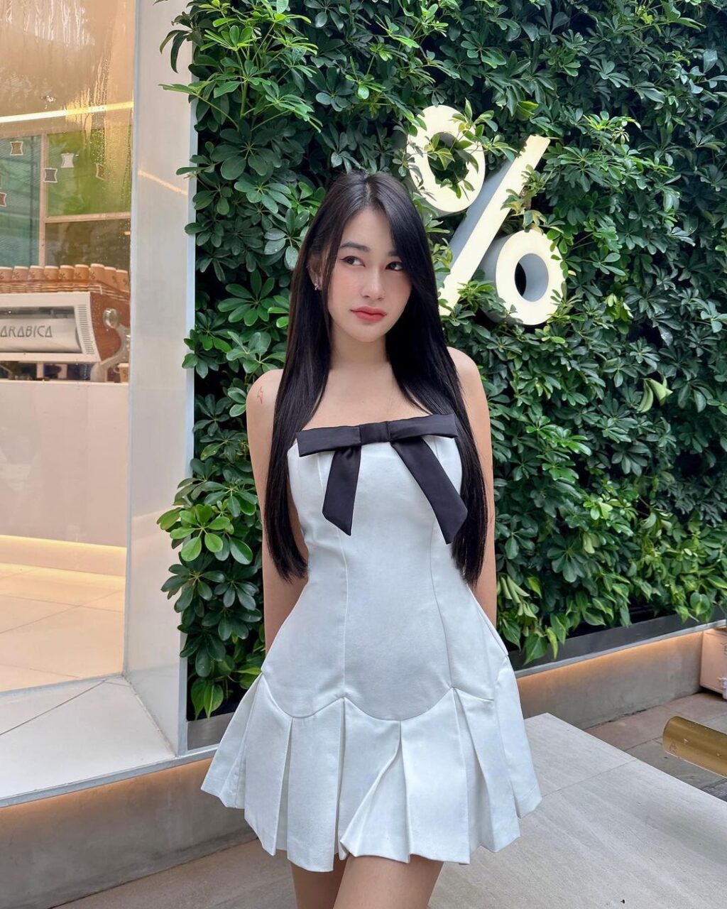 แจกวาร์ป นุ่น ลลดา เน็ตไอดอลสาวสุดเซ็กซี่ แซ่บไม่แผ่ว